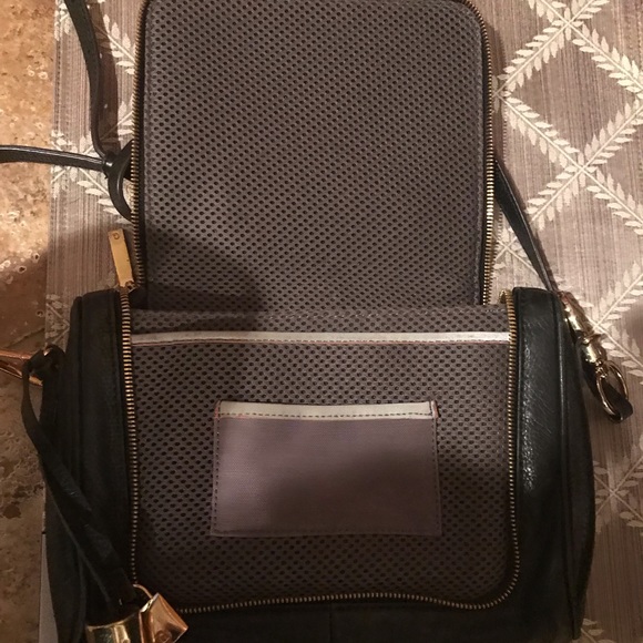 G.I.L.I. | Bags | Gili All Black Leather Rfid Crossbody Bag | Poshmark